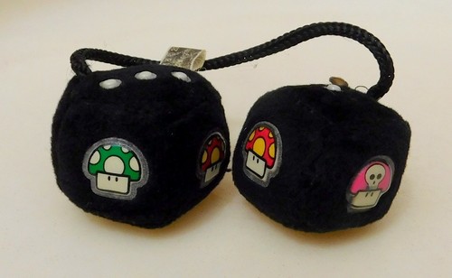 2004 NINTENDO Micro Mini Fuzzy Dice Mushroom Super Mario Official RARE ...