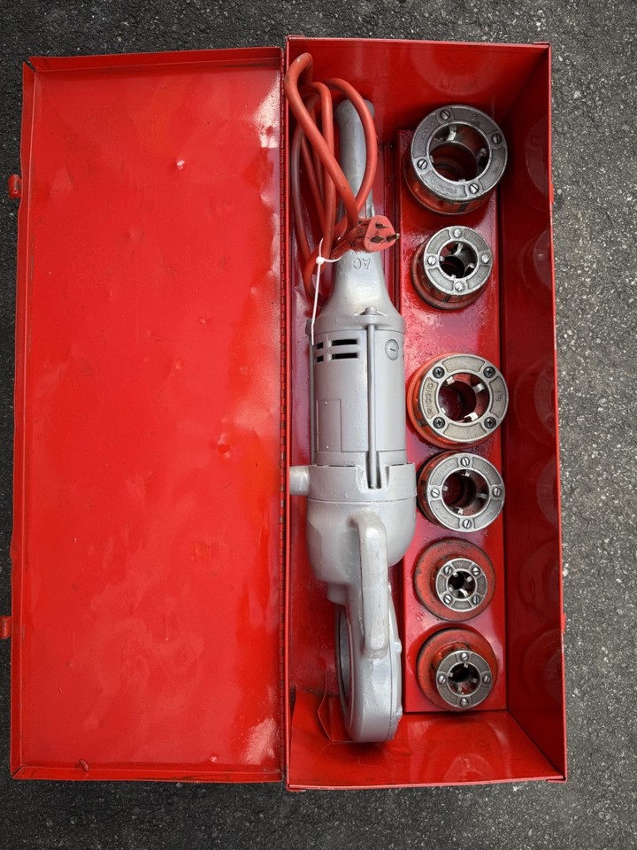 Ridgid 700 Pipe Threader 1/2"-2" Threading Machine w/ Die Set & Case | eBay