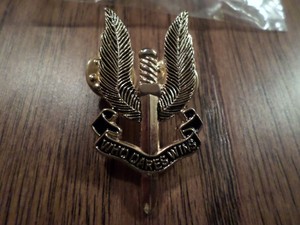 MILITARY SAS BRITISH SPECIAL FORCES HAT BERET PIN BADGE DOUBLE CLUTCH ...