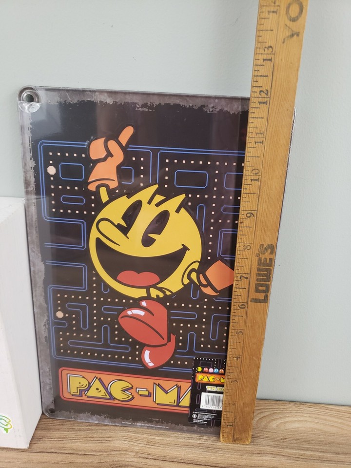 Retro Pac-Man Tin Sign - Skipping Pac Man on Game 8 x 12 Arcade Gamer ...