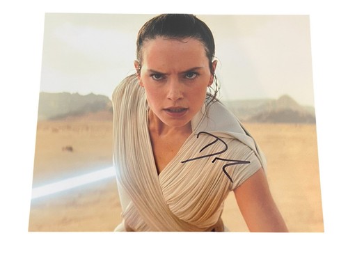 DAISY RIDLEY SIGNED AUTOGRAPH 11x14 PHOTO REY STAR WARS FORCE AWAKENS ...