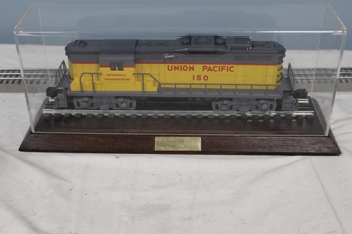 Lionel 6-18817 Union Pacific GP-9 Diesel Engine W/ Display Case | eBay