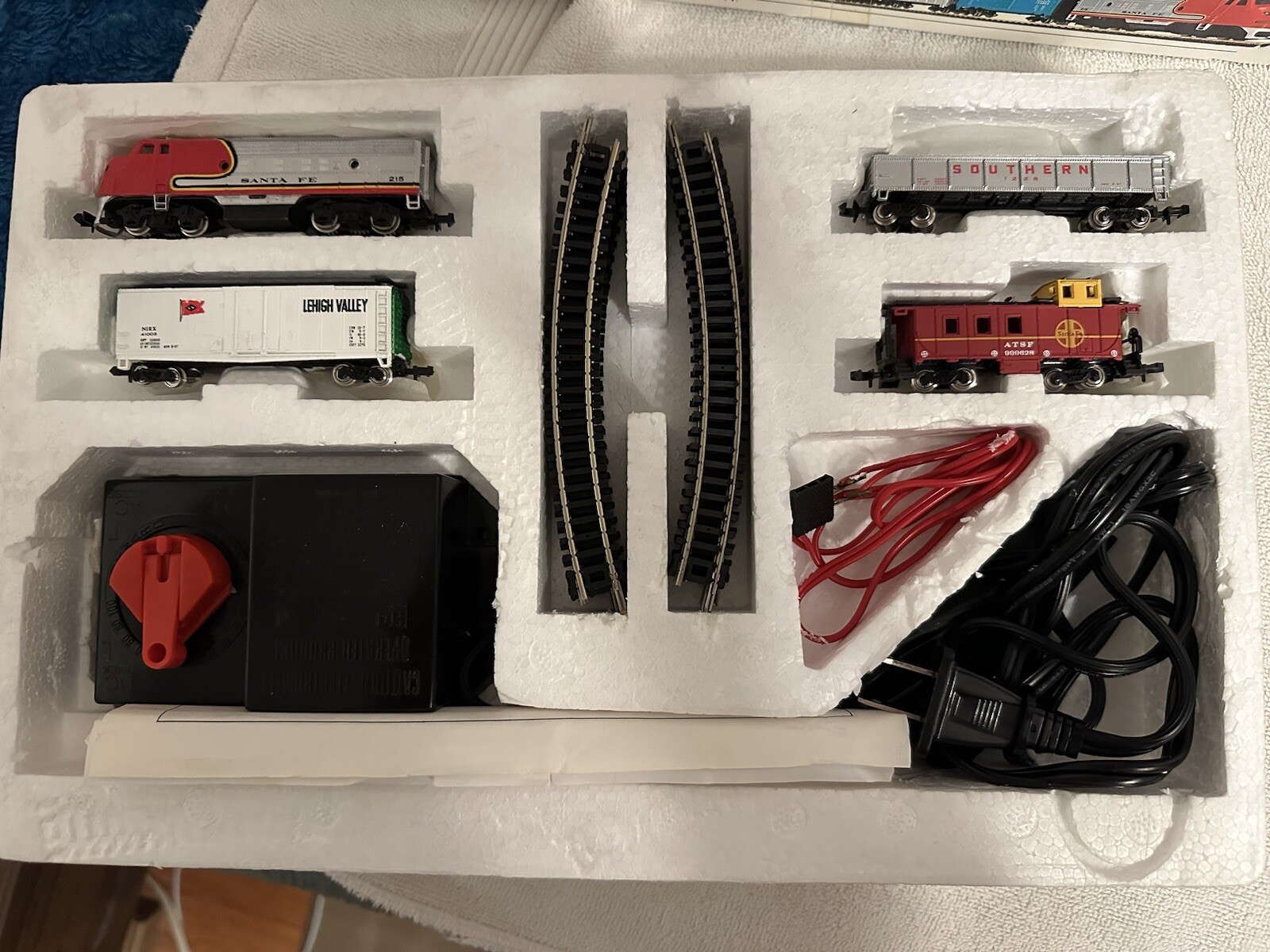 Bachmann N Scale HighBaller Santa Fe Diesel Train Sets #24300 2 Sets ...