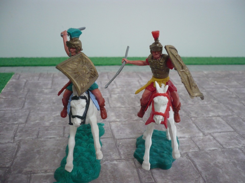 TIMPO 2 MOUNTED ROMANS WITH WEAPONS TOY SOLDIERS | eBay UK
