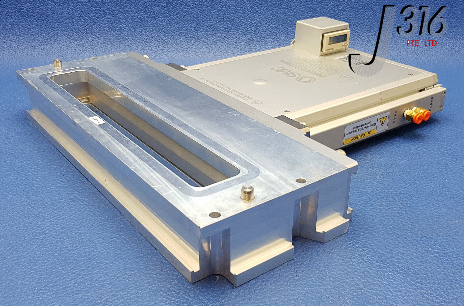 5842 SMC GATE VALVE XGT HIGH VACUUM TRANSFER W/SLIT VALVE XGT300-30-1A ...