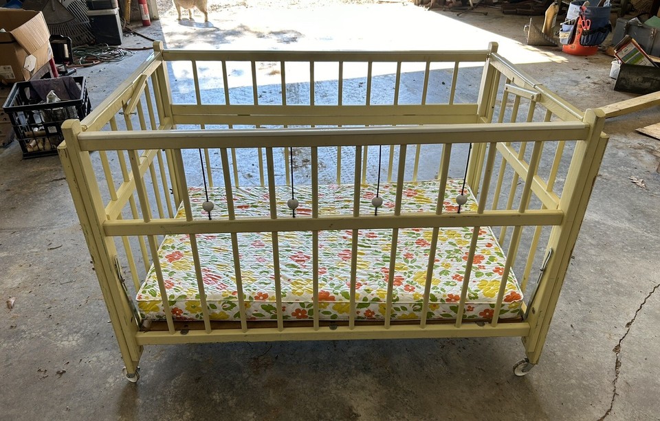 Port-a-crib Vintage 1960’s. Excellent Condition, Quick Free Shipping | eBay