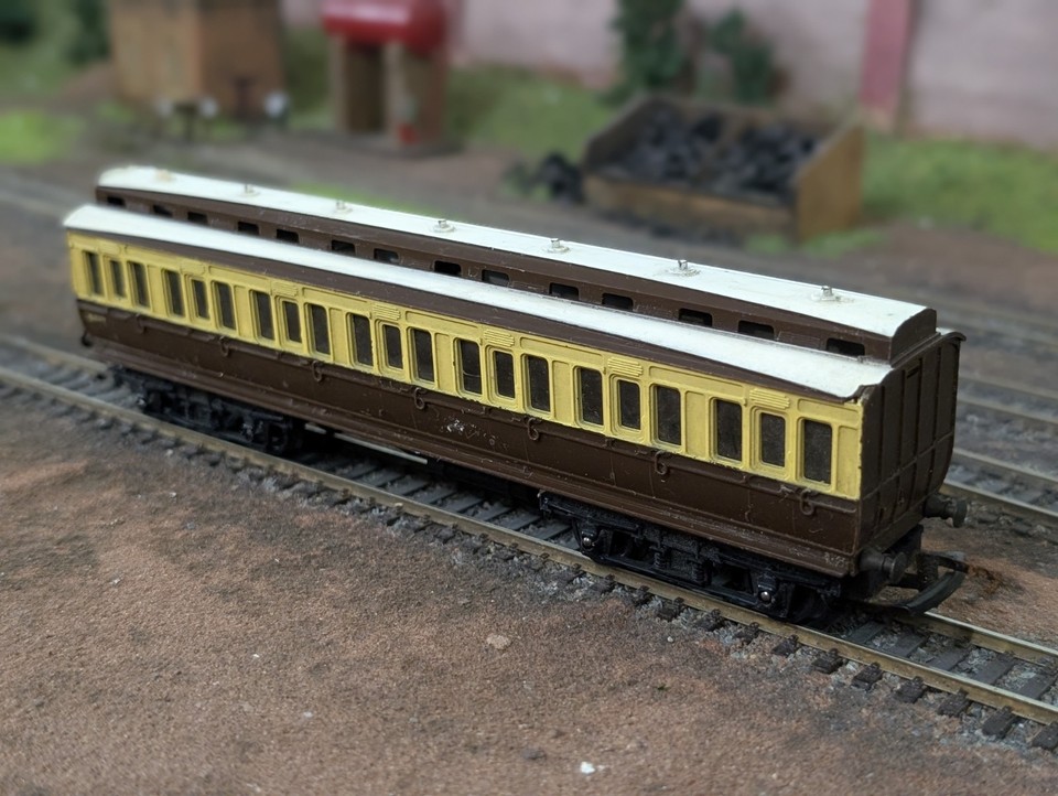 TRI-ANG R332 – GWR COMPOSITE COACH WITH CLERESTORY ROOF | eBay UK