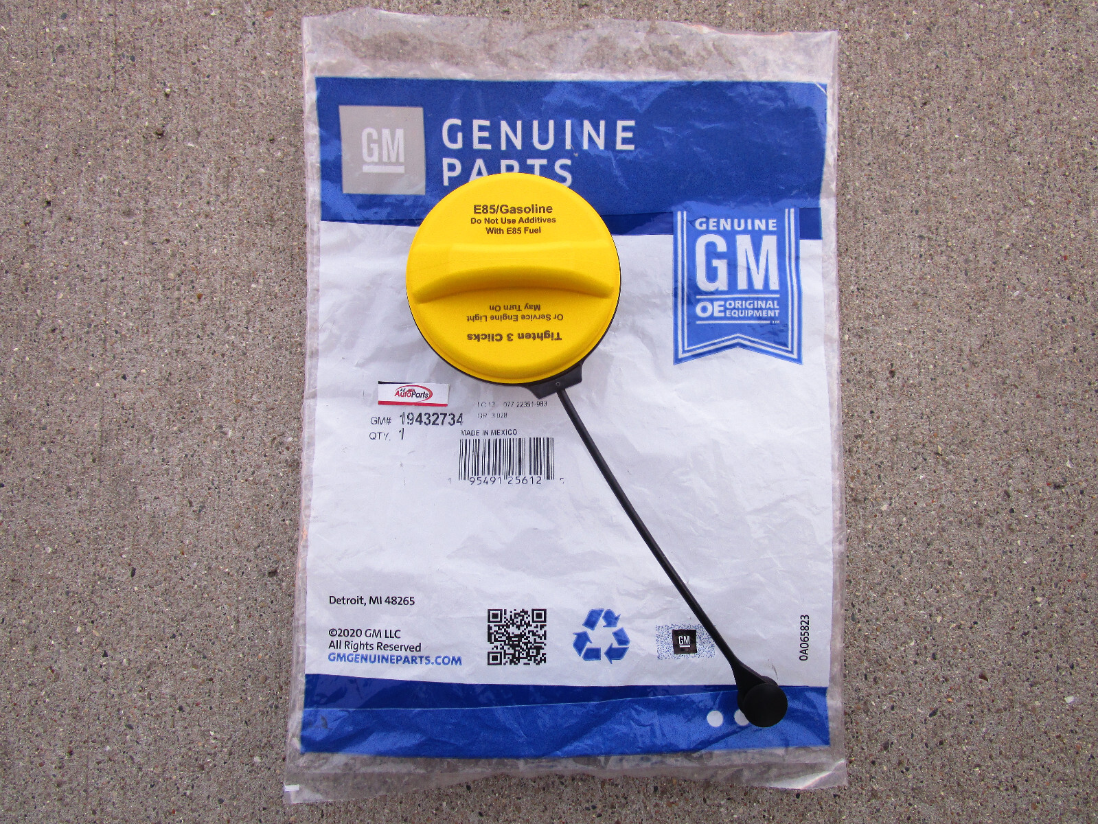 FITS: 07 - 16 CHEVY IMPALA FUEL GAS TANK FILLER CAP WITH TETHER OEM NEW ...