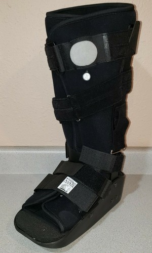 MaxTrax DJO LLC Ankle Brace/High Walking Boot/Inflatable Support Size ...
