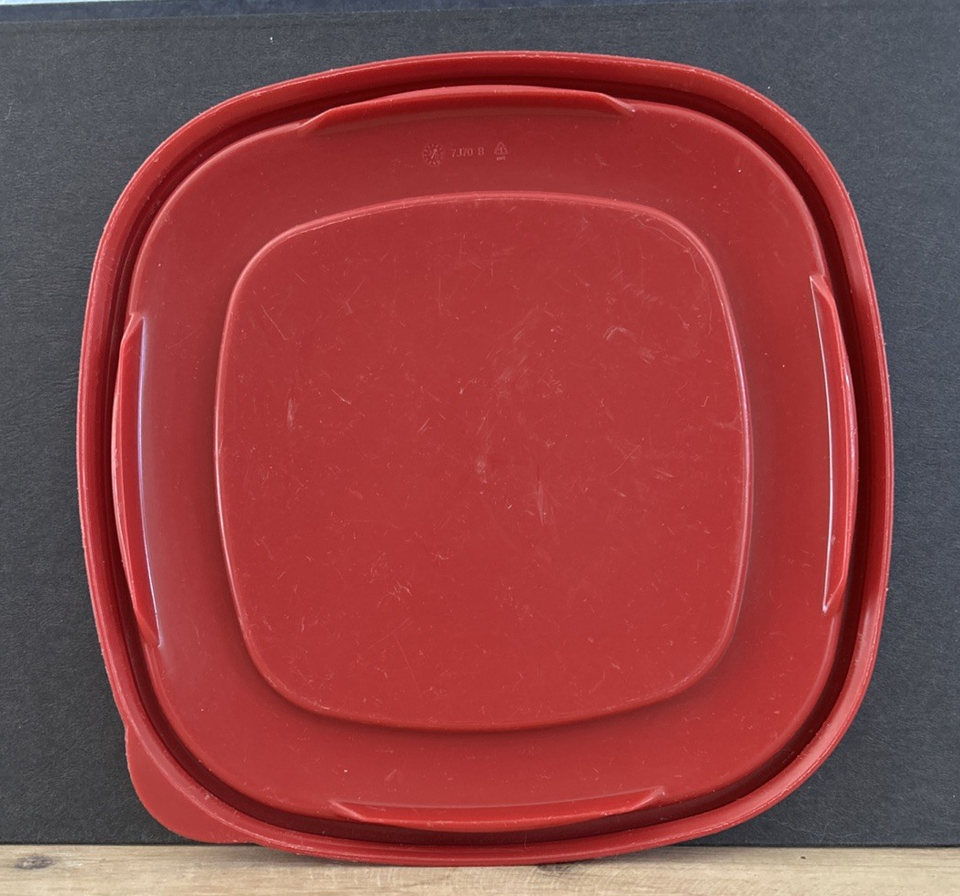 Rubbermaid Red Square Lid 7J70 9" | eBay