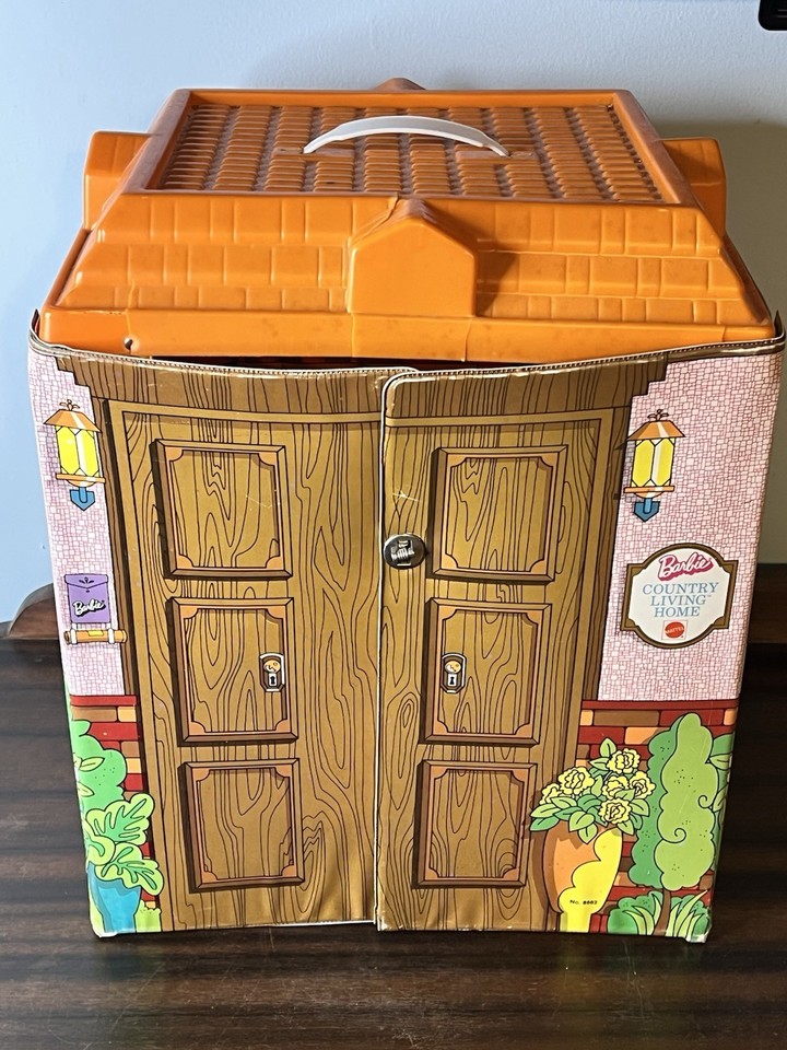 Vintage 1973 Barbie COUNTRY LIVING HOME Doll House #8662 Mattel w/Table ...