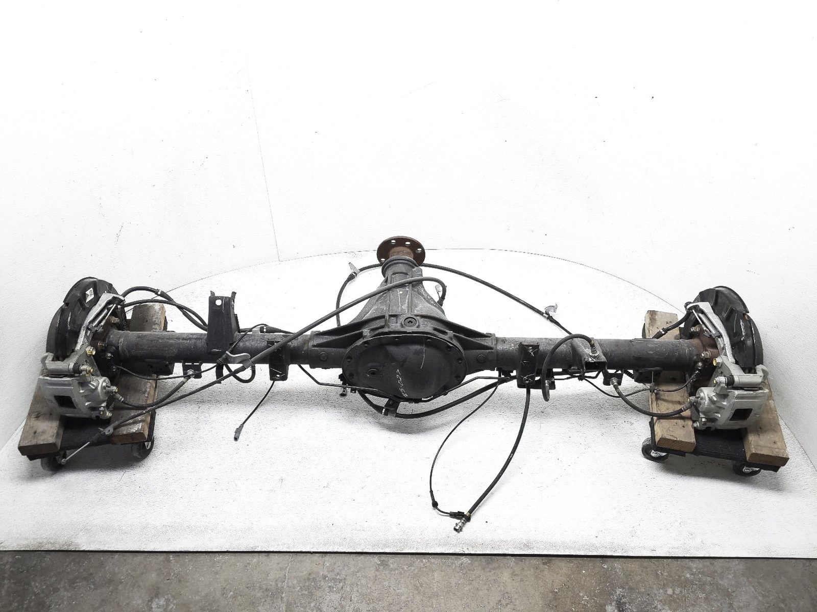 2021-2023 Nissan Titan Pro-4X Rear End Differential W/ Axles & Brake ...