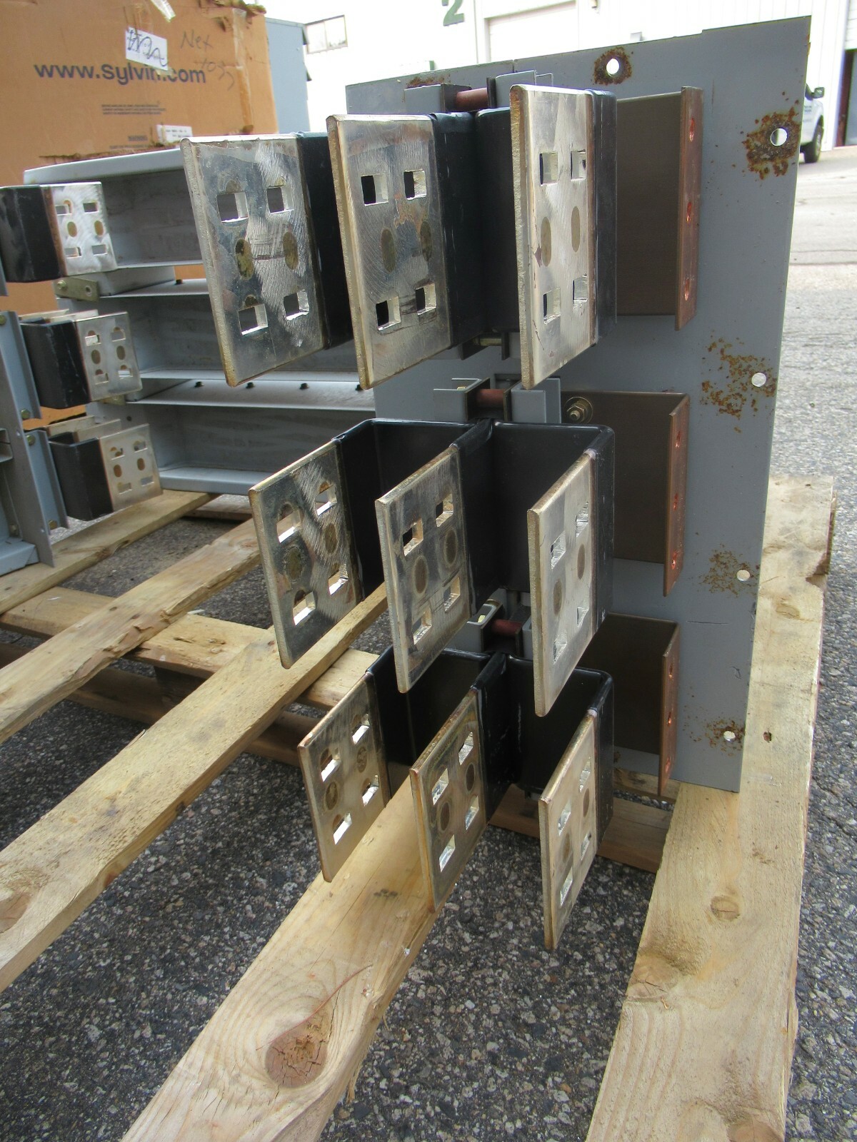 CH HUBS41950-A03, 4000 Amp, 600V, 3P4W, 90* COPPER SWITCHBOARD HUB ...