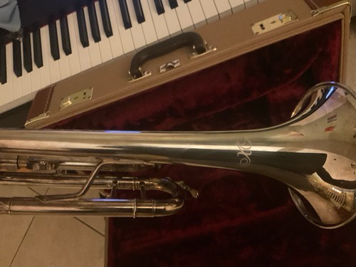 Jupiter XO Model 1604RS-Reverse (LB) Professional Trumpet, MP & case ...