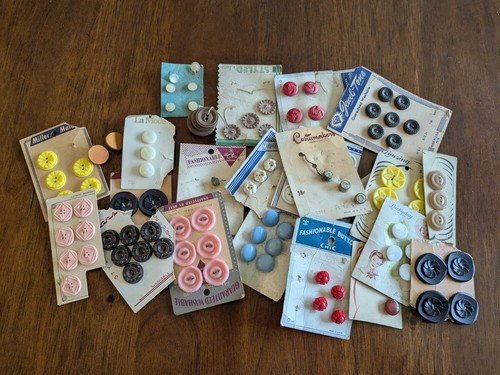 Vintage Buttons Sets Lot of 100 Various Shapes See Pics for Details ...
