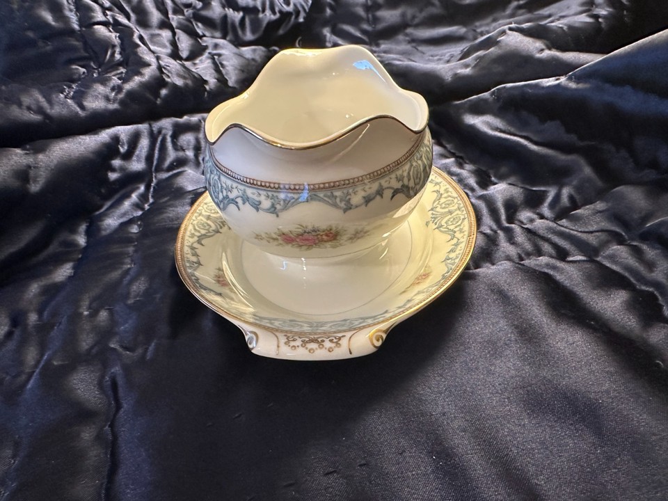 Gorgeous Vintage NARUMI CHINA - Duchess from Occupied Japan GRAVY BOAT ...