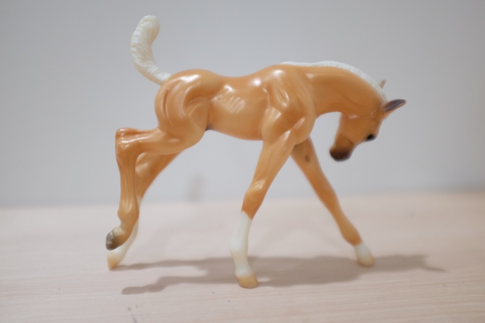 Classic Breyer 720115 - Springtime Frolic Gift Set w/AQH Foal - 2005 ...