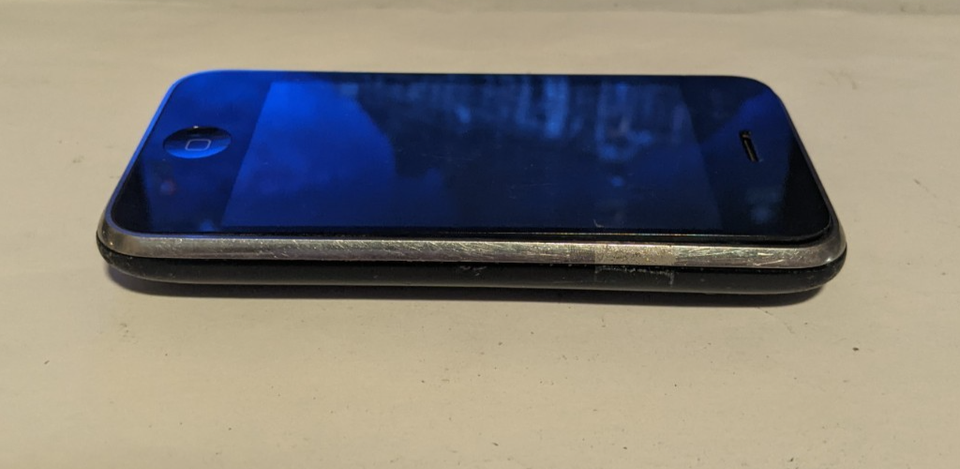 Apple iPhone 3GS (16GB) (A1303) - Black (AT&T) SEE DESCRIPTION!! | eBay