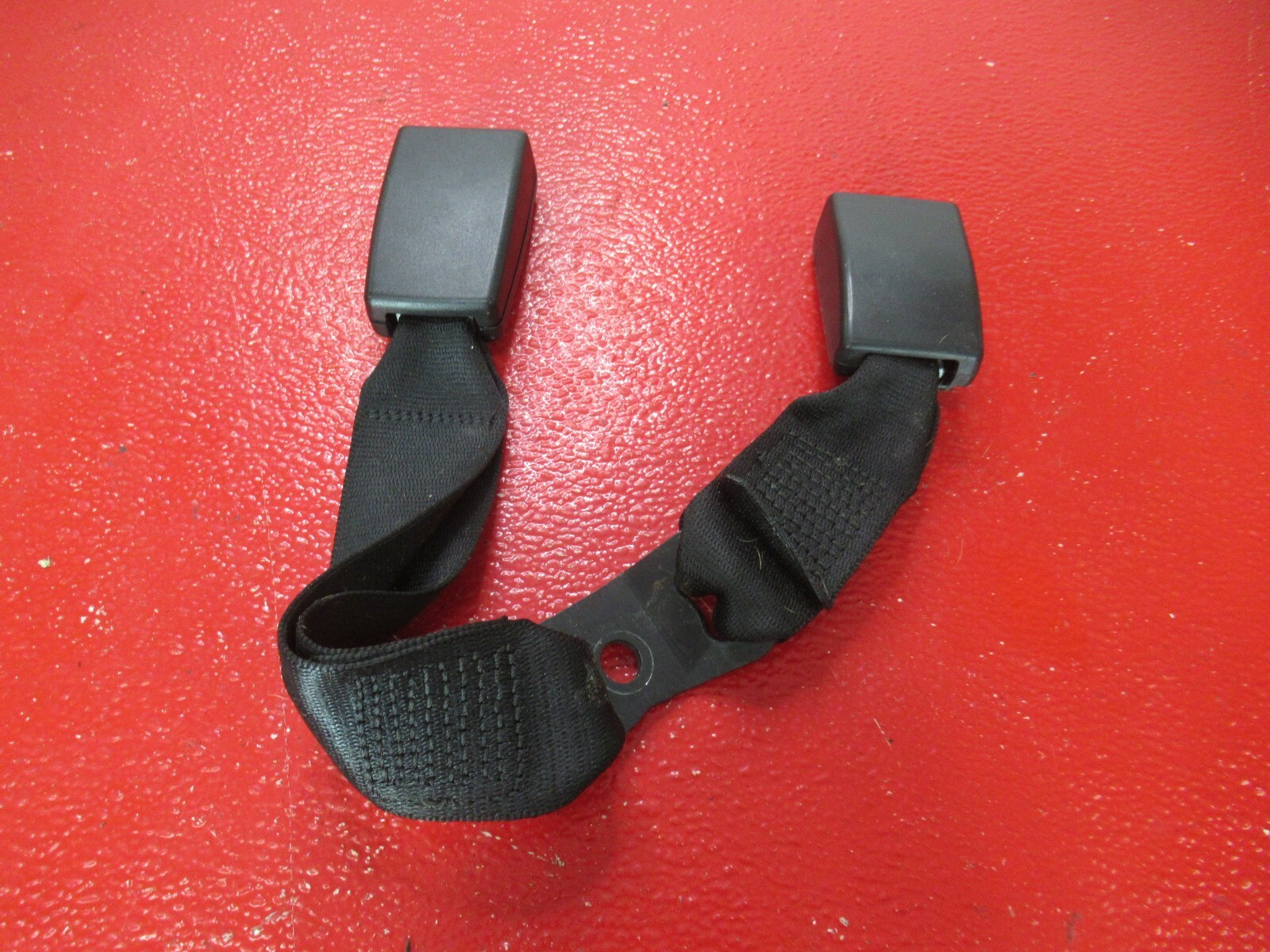 Right Rear Lower Seat Belt Catch Latch Buckle BMW E84 X1 OEM ...