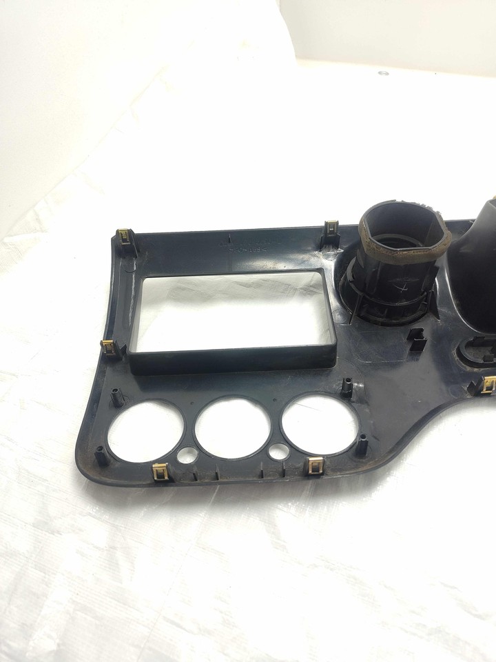 2006 Expedition Speedometer Bezel 2L1X78045C90B Lite Scratches Broken ...