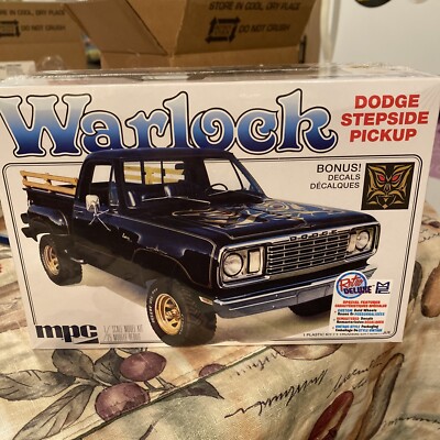 MPC 983 '77 Dodge Warlock Stepside Pickup 1/25 Scale Plastic Model Kit ...