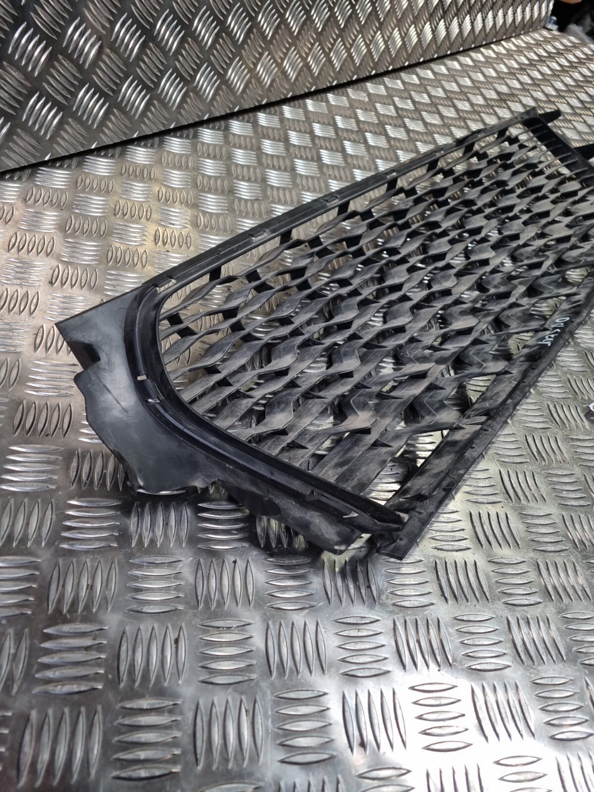 Dacia Duster 2018 on Front Bumper Lower Grille 622544890R for sale ...