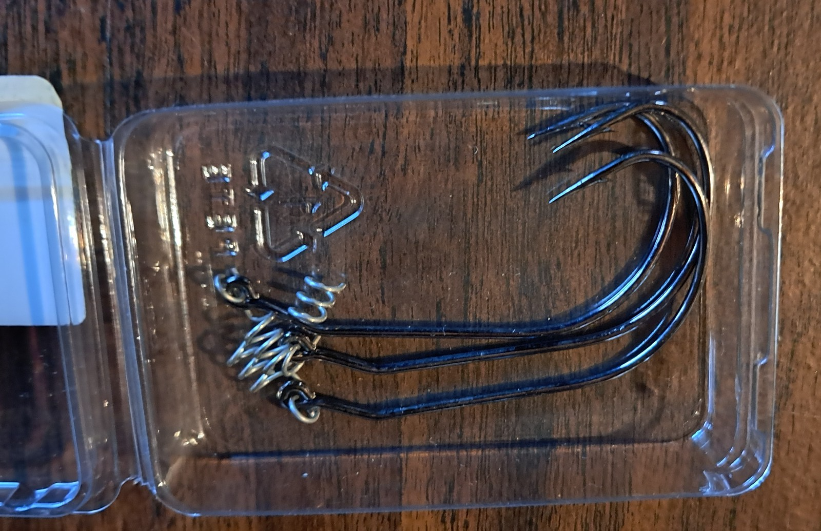 (2) Pack Mustad Frog Hook w/ screw lock. 3 ct. 4/0 HOOK. Frog/Swimbait ...