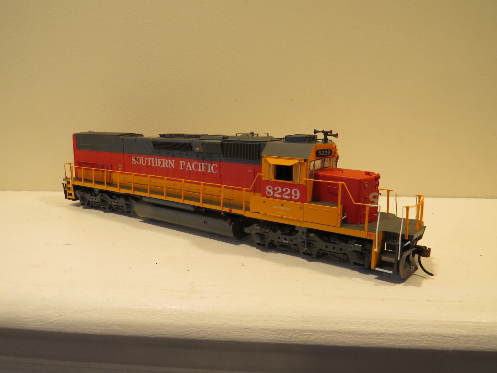 Athearn RTR SD40T-2 Southern Pacific SP "Daylight" #8229 HO DC only | eBay