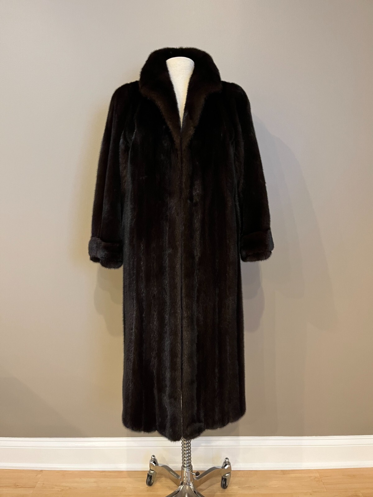 Luxurious Natural Blackglama Mink Coat Size 6 #2430 | eBay