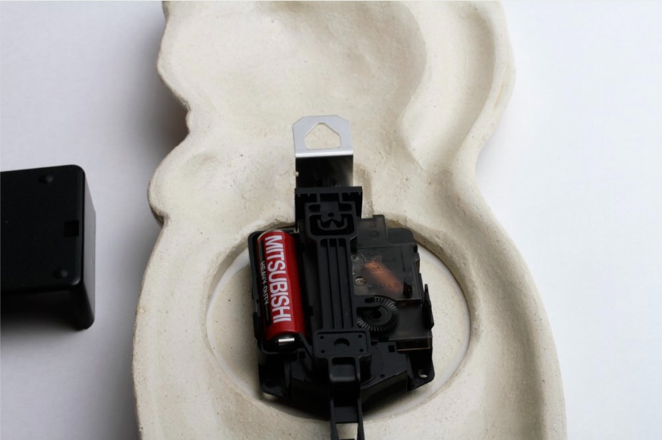 SETO yaki White Lucky Cat Manekineko Pendulum Wall Clock Pottery SETO ...