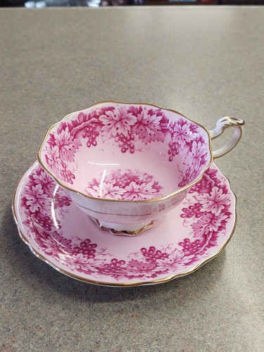 Paragon TeaCup & Saucer Dark Pink on Light Pink Grape Garland Floating ...