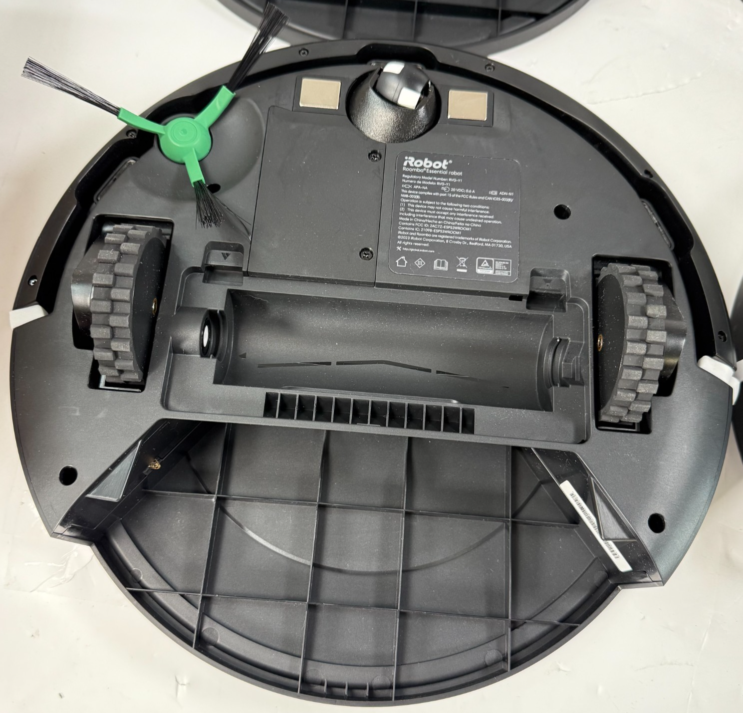 Lot of 4 iRobot Roomba Essentials Vacuum Cleaning Units For Parts ...