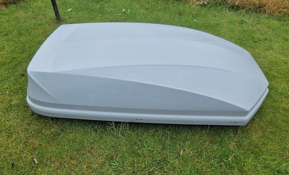 Halfords Exodus 470L Roof Box Made by Thule Grey Top | eBay UK
