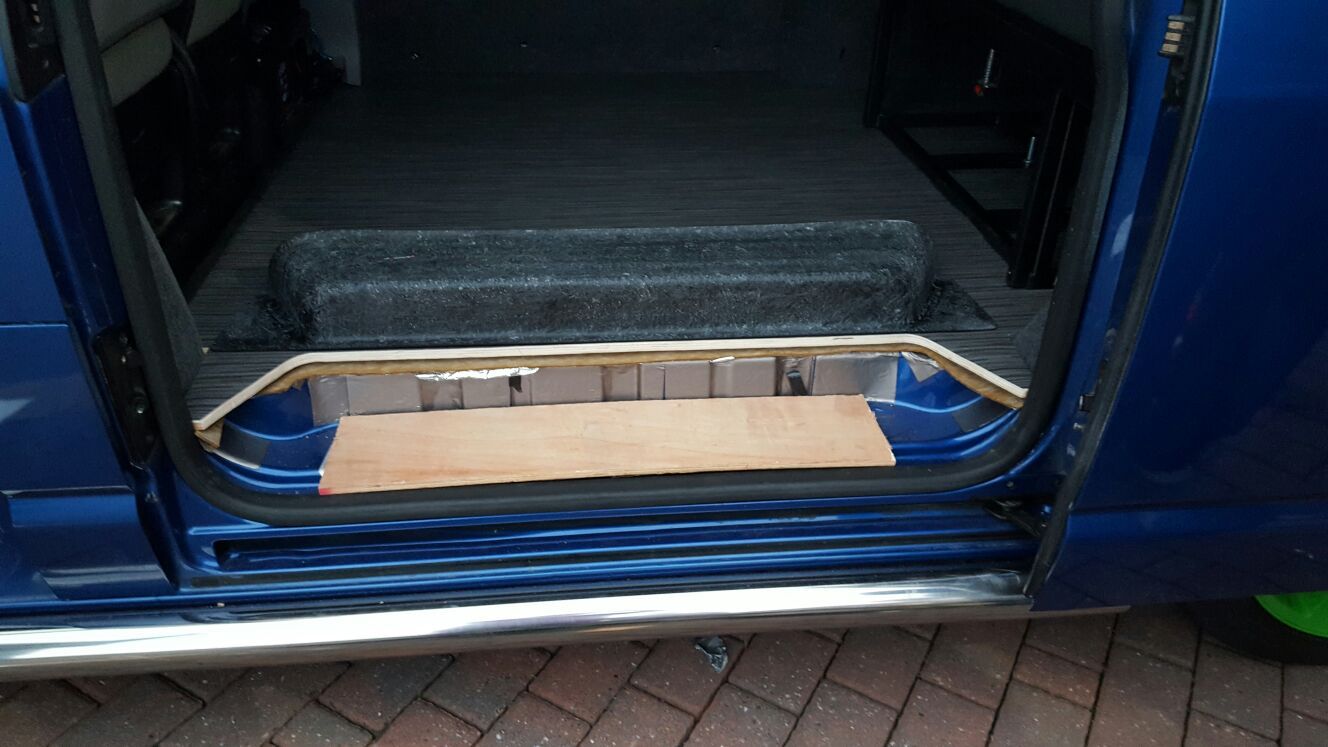 VW T5 T5.1 T6 Transporter Caravelle / Kombi Style Deeper Side Door Step ...