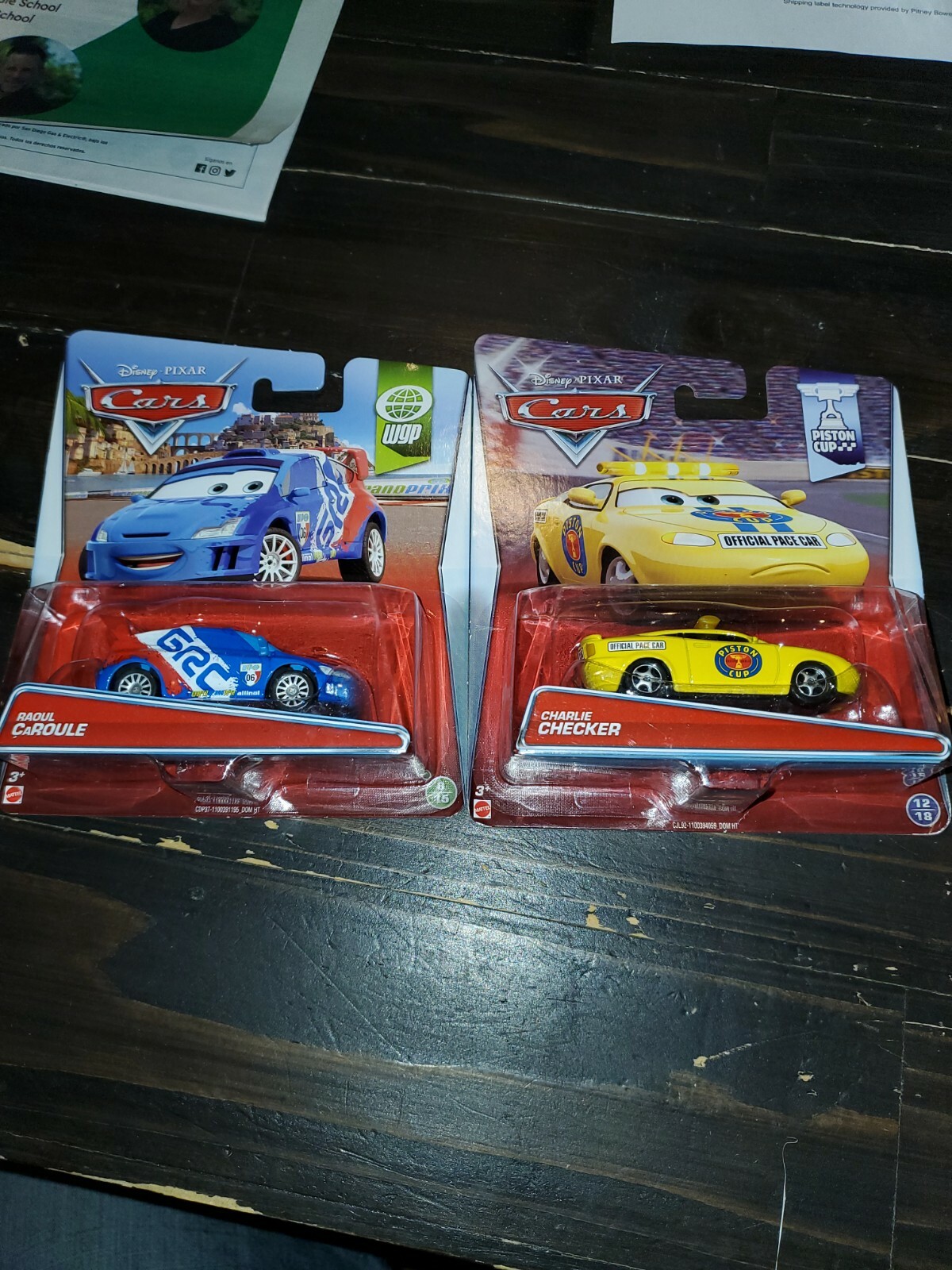 DISNEY PIXAR 2 CARS SET CHARLIE CHECKER PISTON CUP 2015 & Raoul Caroule ...