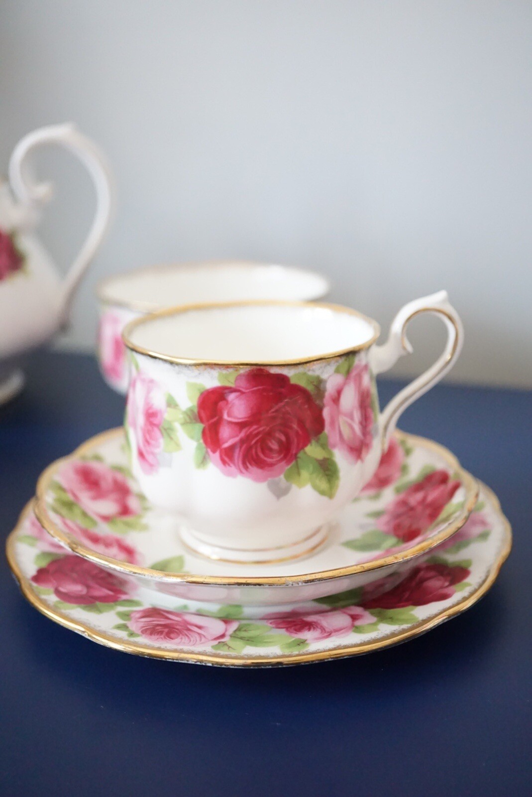 ROYAL ALBERT "OLD ENGLISH ROSE" TEA SET 23 PIECES | eBay UK