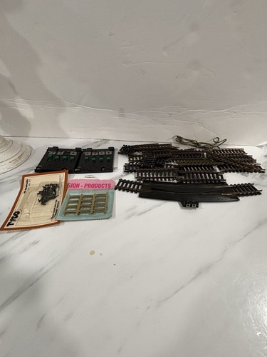 Large Lot of Vintage HO Scale Tracks, Parts , Accessories | eBay