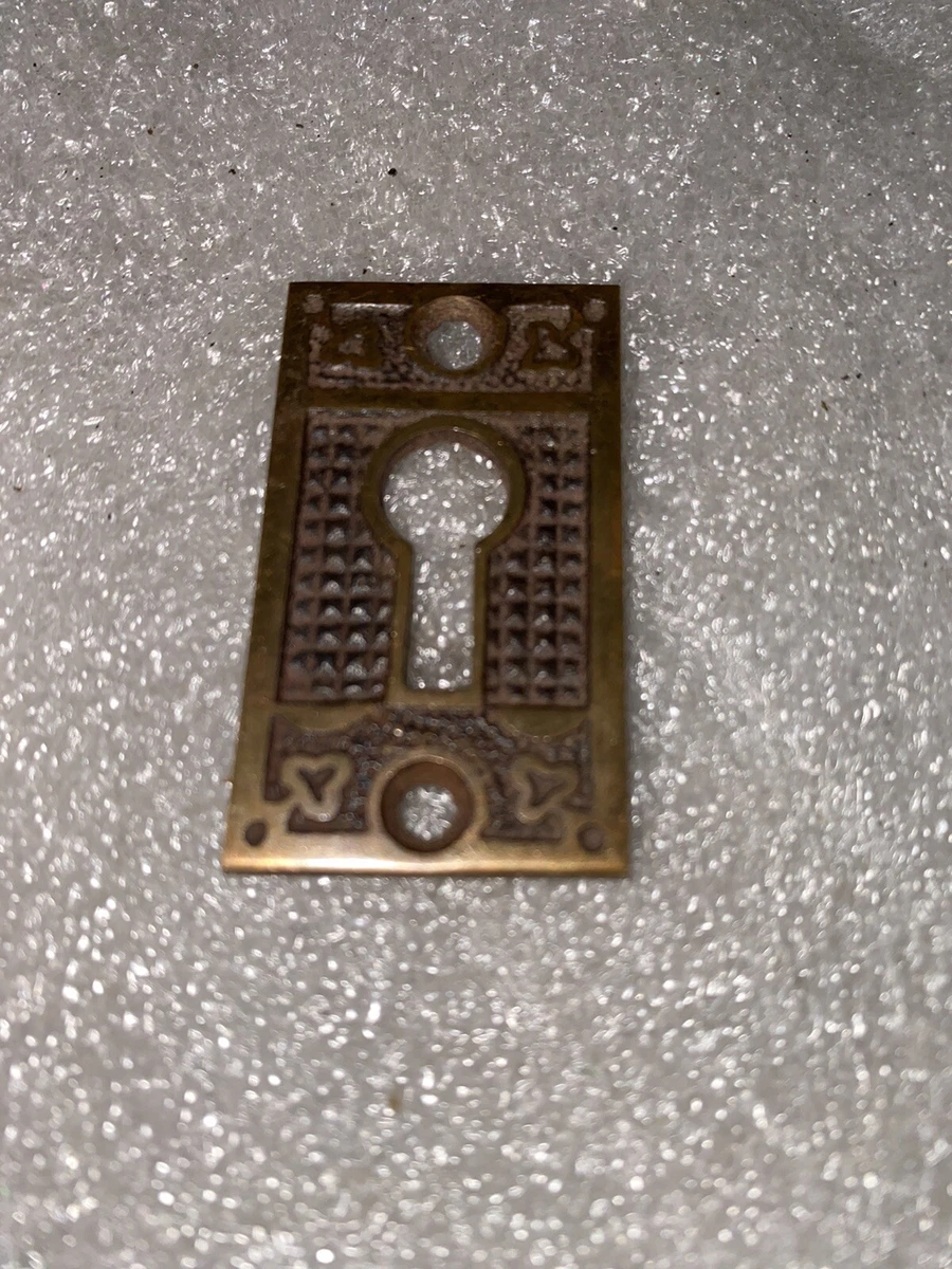 Victorian Keyhole Design