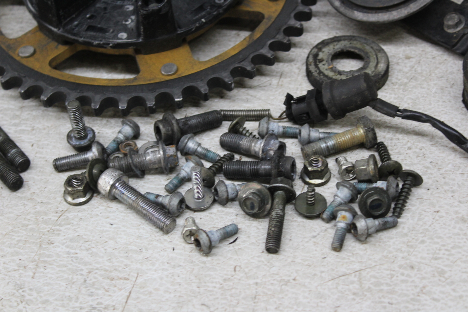 2001 YAMAHA YZF R1 PARTS AND HARDWARE NUTS BOLTS | eBay