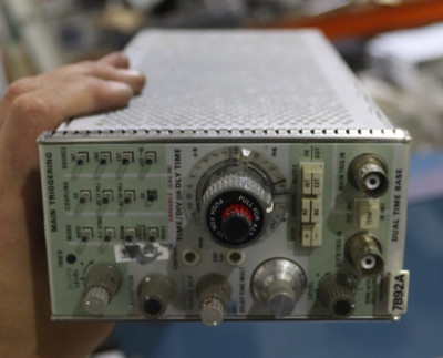 Tektronix Dual Time Base Main Triggering 7B92A PLUGIN | eBay