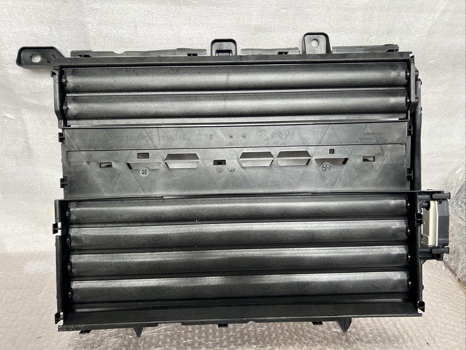 Genuine+Peugeot+208%2F2008+SUV+Radiator+Active+Flap+%289836865380%29 ...