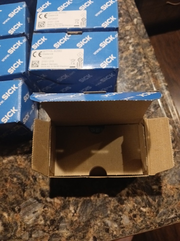 NEW IN BOX SICK WTT12L-B2562 1072637 Sensor BRAND NEW US SELLER!!!!! | eBay