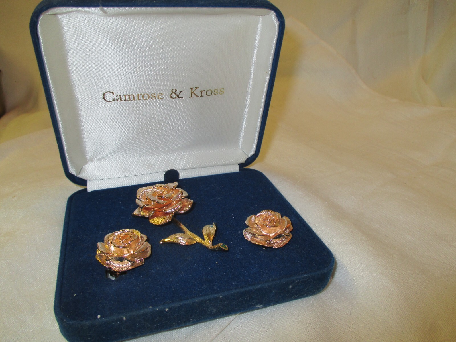 Camrose Kross set gold tone Roses Brooch Clip on Earrings Jacqueline ...