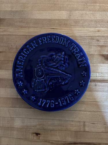Vintage American Freedom Train 1776-1976 Souvenir Wall Blue Glazed 7 1/ ...