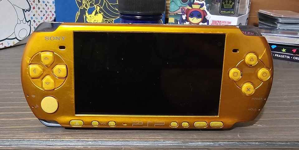 BLACK Sony PSP 3000 System w/ Charger, ome Battery 6 Games Works Great ...