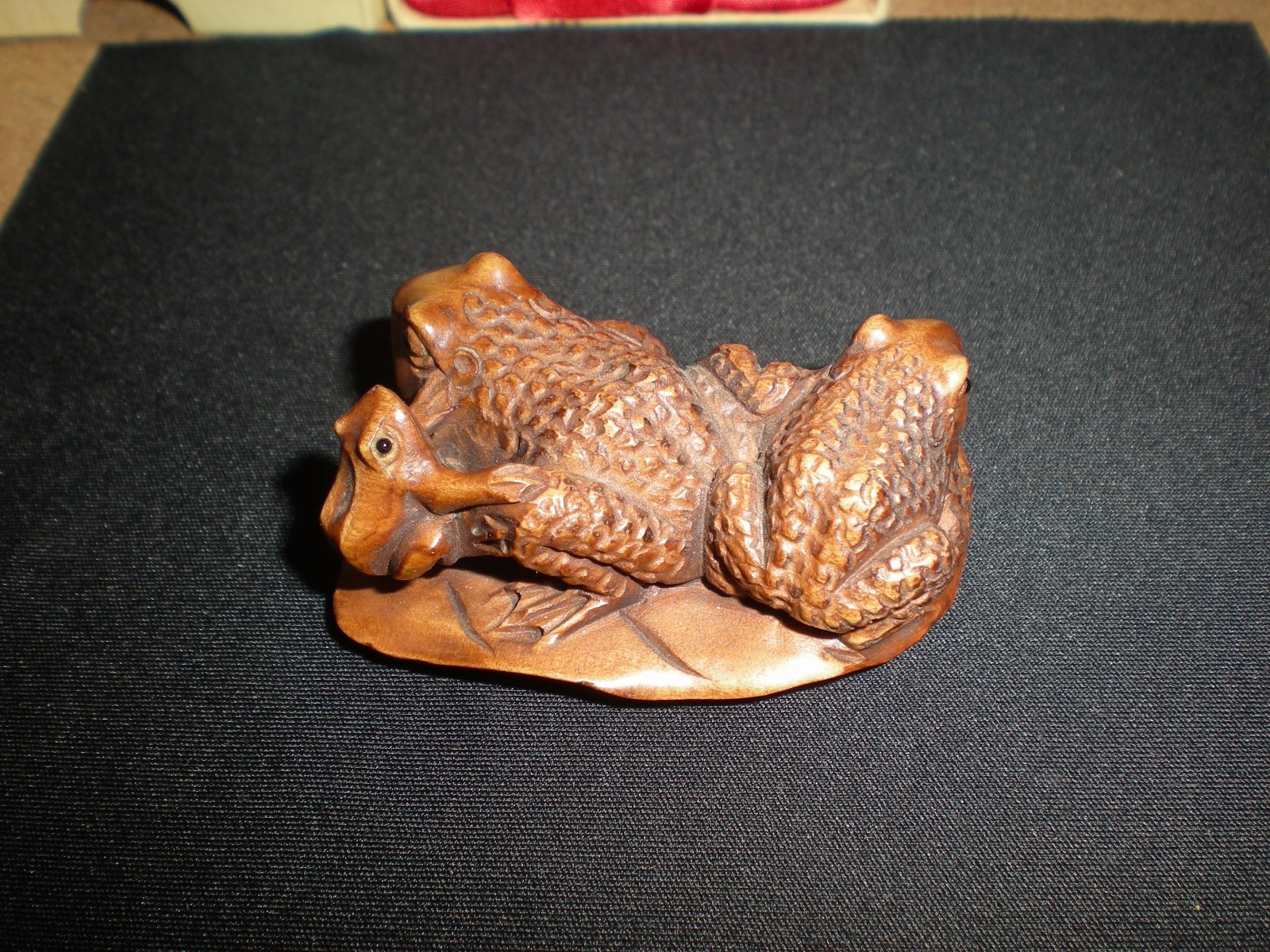 CHINESE HAND CARVED WOOD SIGNED THREE FROGS : WITH A BOX | eBay