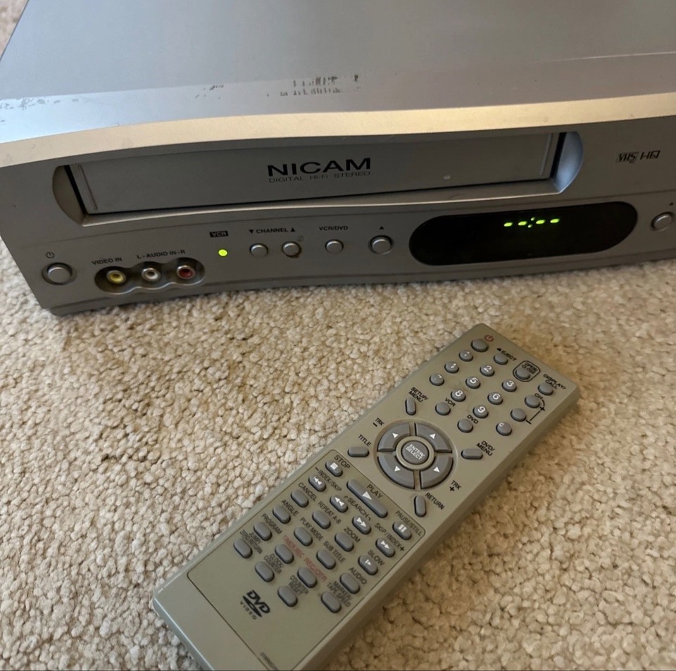 Technika DVR100 Combination VHS DVD Player With Remote Plus Scart Leads ...