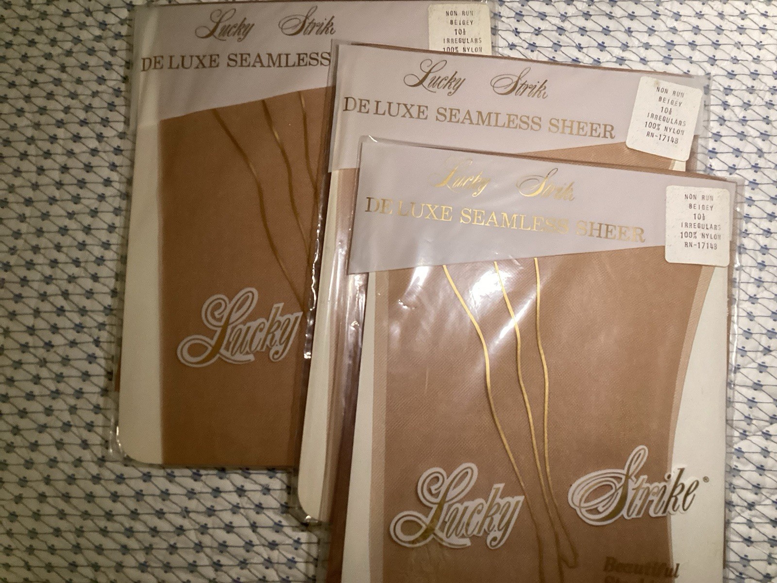 Lucky Strike Deluxe Seamless Sheer Nylon Stockings Irregular 3 Pairs 10 ...