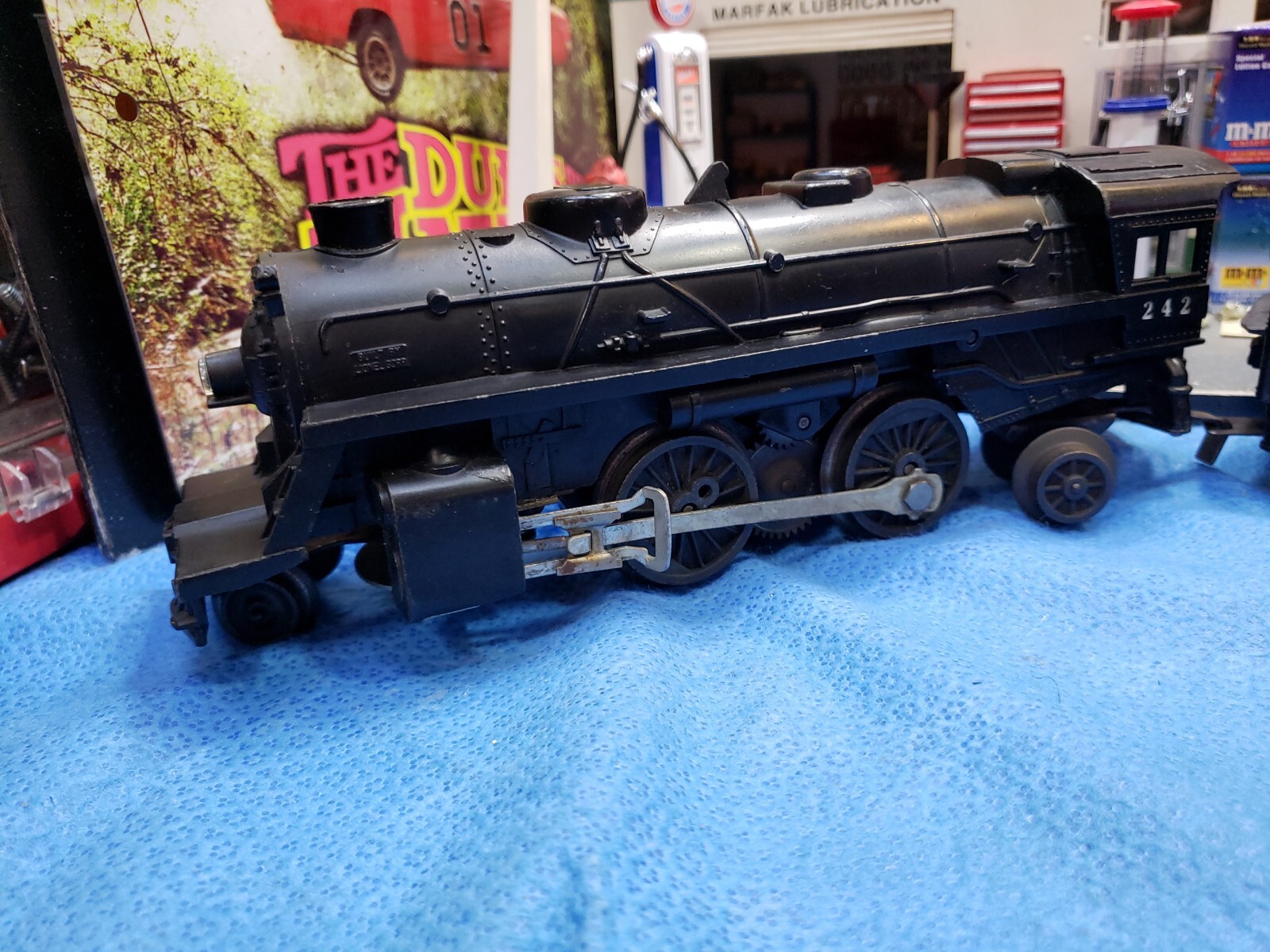 VINTAGE Lionel 2-4-2 Columbia Steam Locomotive & 242T Coal Tender ...