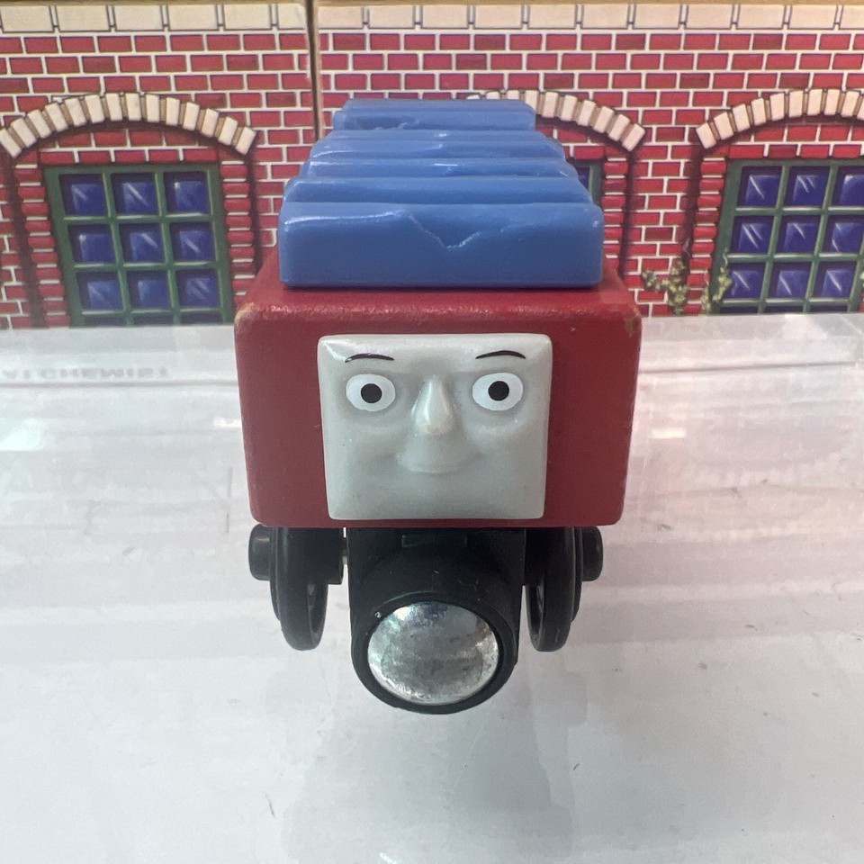 Thomas & Friends Wooden Railway Train Tank Engine - BMQ Troublesome ...